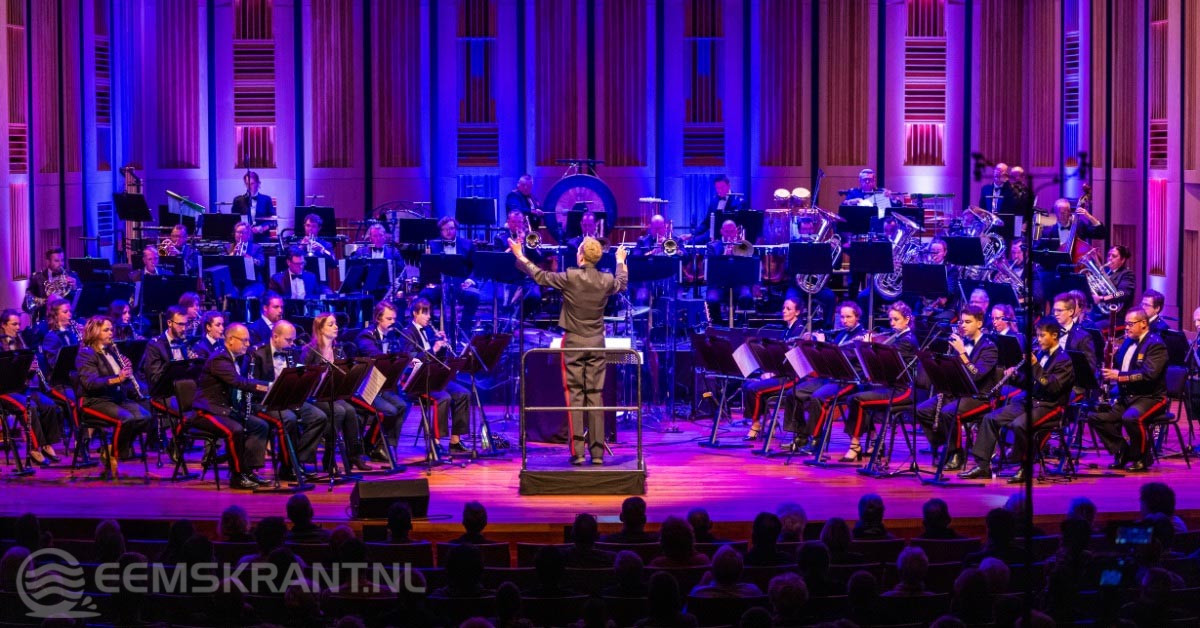 Koninklijke Militaire Kapel 'Johan Willem Friso’ speelt indrukwekkende ...